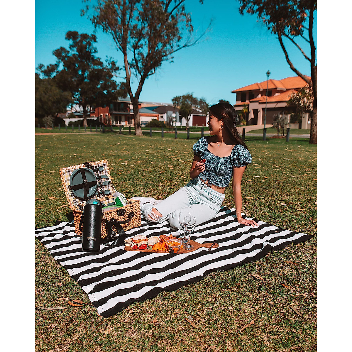 Crawe Full Grain Leather Insulated Water Bottle Crossbody Bag, 40 oz Water Bottle Holder with Strap for Walking, Bottle Carrier, Bottle Sling, Single Wine Bottle Tote, Brown Pebbled Leather, Gift Box