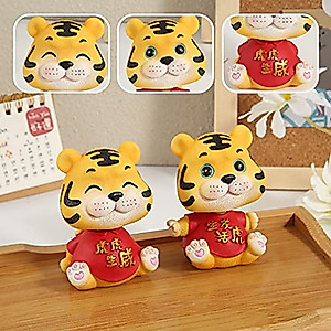 TOYANDONA Mini Toys 2pcs Bobblehead Tiger Figure Dancing Shaking Head Toys Animal Swinging Car Dashboard Decoration for Home Kitchen Office Decor Rearview Mirror Plants Decor