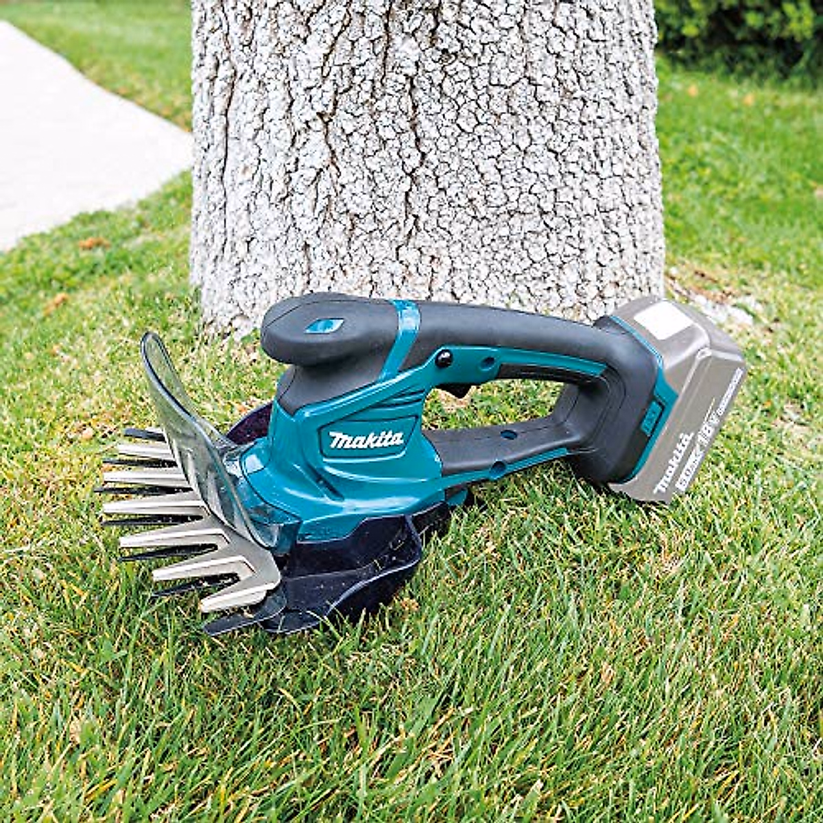Makita XMU04ZX 18V LXT® Lithium-Ion Cordless Grass Shear with Hedge Trimmer Blade, Tool Only