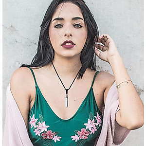 YATOJUZI Labradorite Healing Crystal Stone Necklace Hexagonal Pointed Pendant Necklaces Adjustable Rope Natural Gemstone Necklace Reiki Enger Quartz Jewelry for Women Men