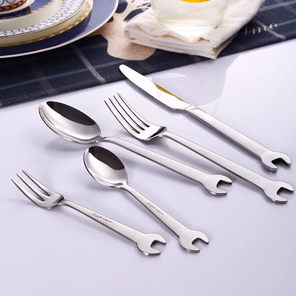 24 Pieces Stainless Steel Cutlery Silverware Set Wrench Knife and Fork Spoon Tableware Steak Knife and Fork Kitchen Tools