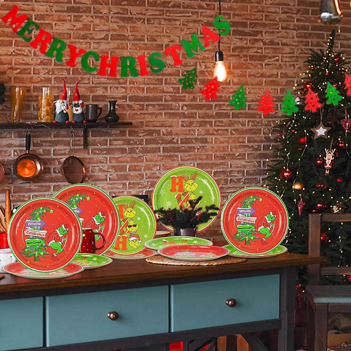 Christmas Party Plates and Napkins Table Decorations - 32 Pack Christmas Paper Plates Party Decorations Dinnerware Set for Xmas Holiday Birthday Baby Shower Party Favors, Serve 16