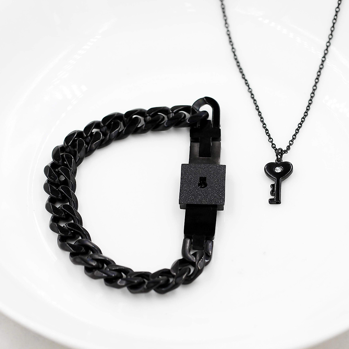 Uloveido Black Stainless Steel Couples Lock Bracelet and Key Pendant Necklace Matching Jewelry Set for Girlfriend Boyfriend Y808 (Black)