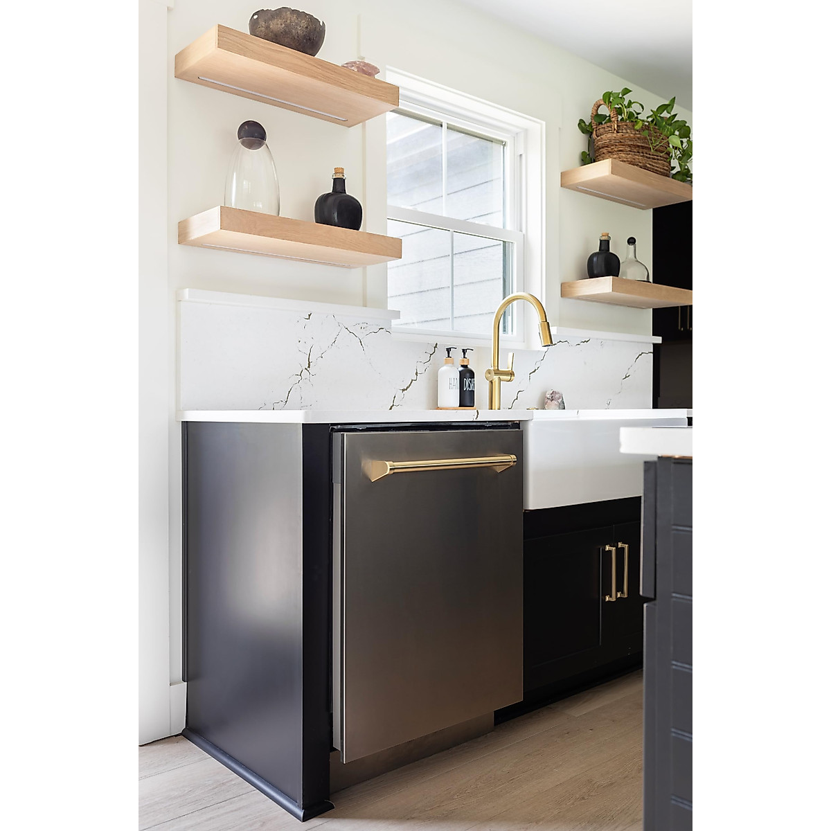 ZLINE Autograph Edition 24" 3rd Rack Top Touch Control Tall Tub Dishwasher in Stainless Steel with Gold Handle, 51dBa (DWMTZ-304-24-G)