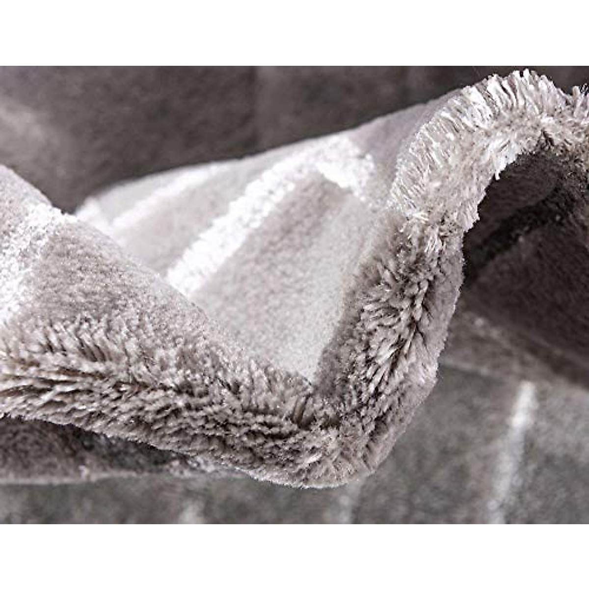 Unique Loom Marilyn Monroe Glam Collection Area Rug - Deco (6' 1' x 9' Rectangle, Gray Silver/ Silver)