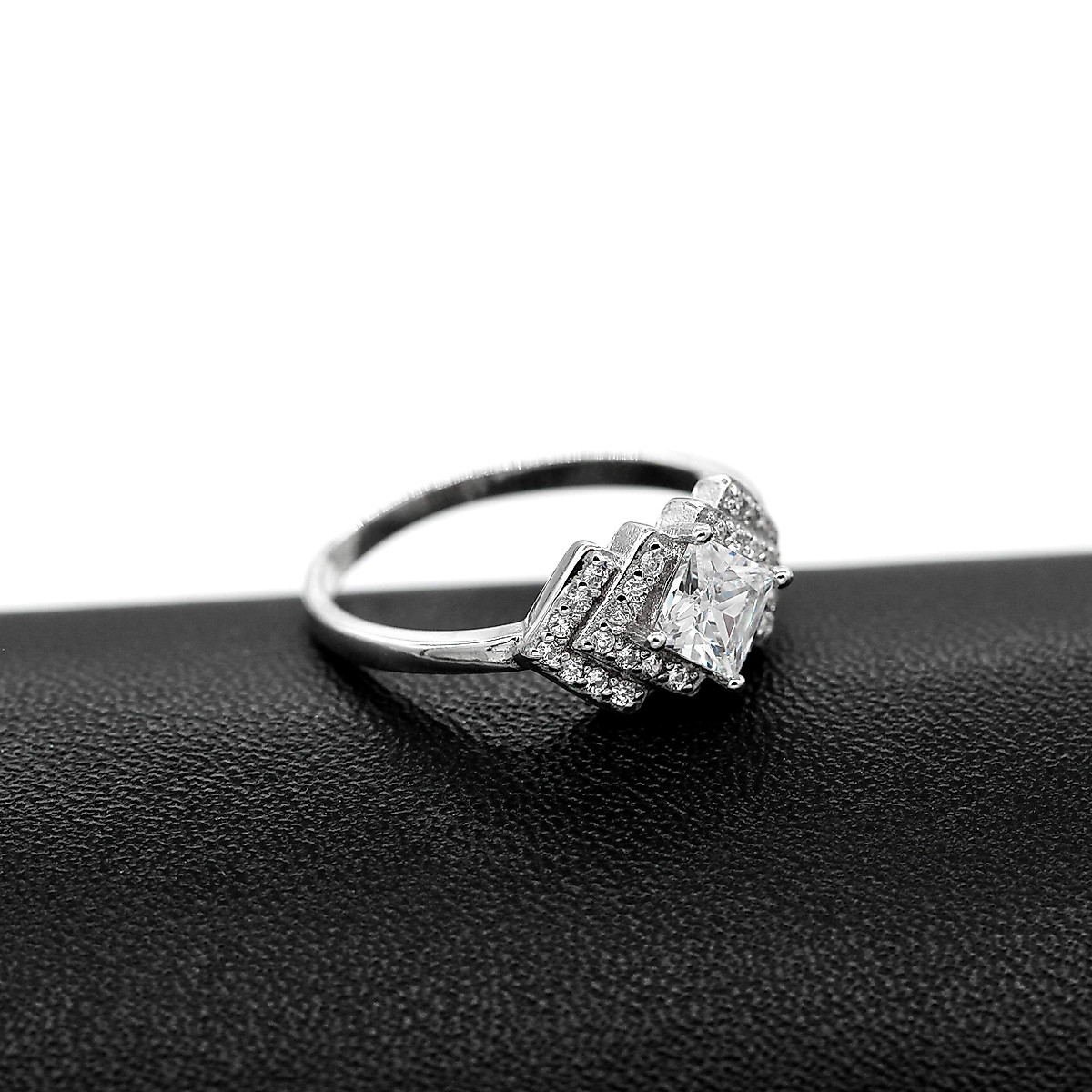 Uloveido Princess Cut Lab Created Diamond Wedding Engagement Ring Square CZ Rings Anniversary Party Prom Gifts (Size 9) WX015