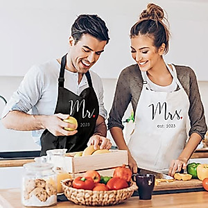 Prazoli His and Her Aprons - Mr Mrs Established 2023 Couples Engagement Gift, Cute Bridal Shower Gift Anniversary Wedding Registry Items & Decoration, Housewarming Gifts For New Home Newlywed Gift