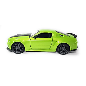 2014 Ford Mustang Street Racer Metallic Light Green 1/24 by Maisto 31506