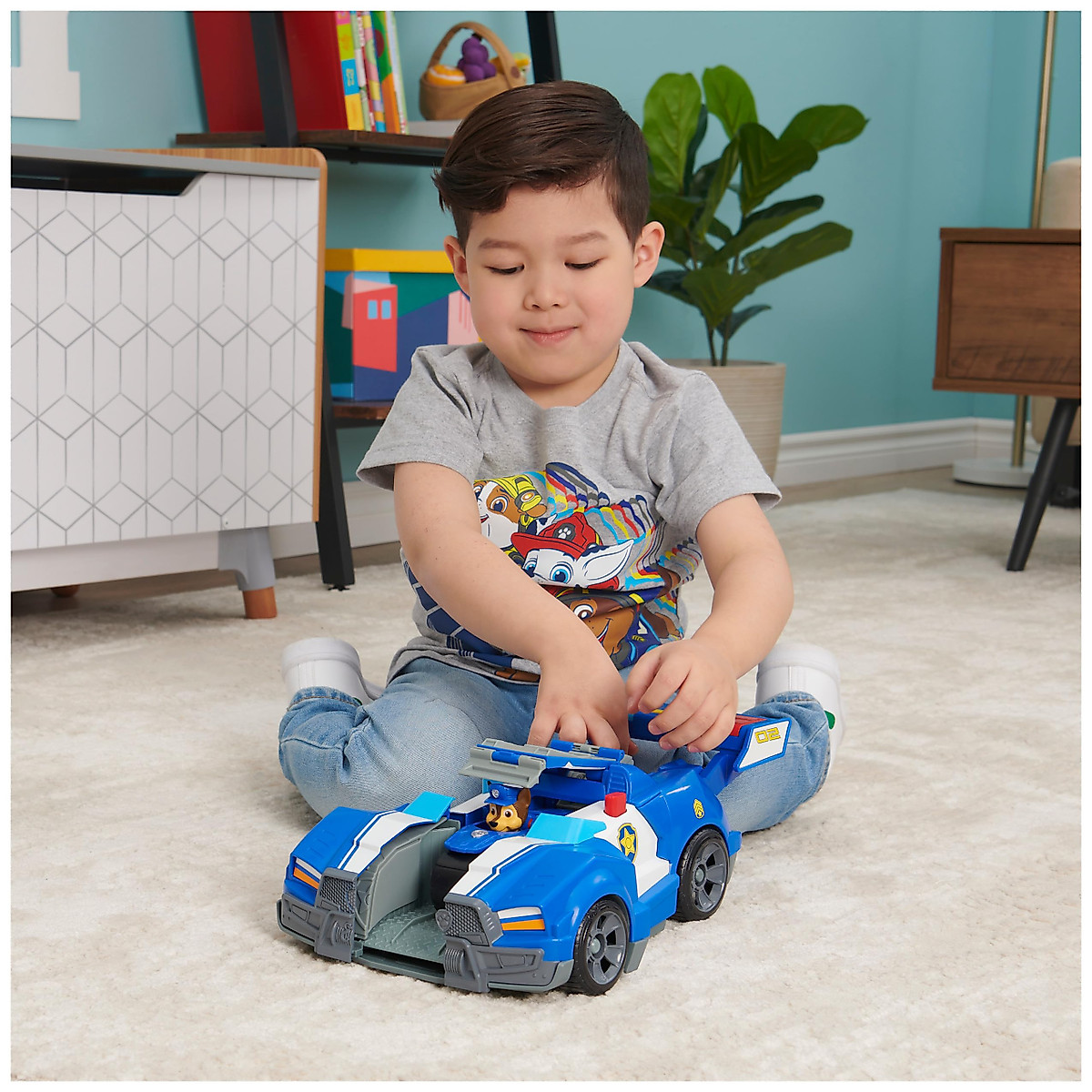 Paw Patrol, Chase 2-in-1 Transforming Movie City Cruiser Toy Car with Motorcycle, Lights, Sounds and Action Figure, Kids Toys for Ages 3 and up