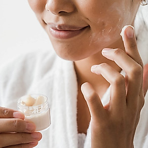 Household 0.7oz Plastic Jars with Lids, 20 Pack BPA Free, Reusable, Refillable Transparent Cosmetic Containers for Bath Salts, Cosmetics, Powders, Beauty Product and Small Accessories