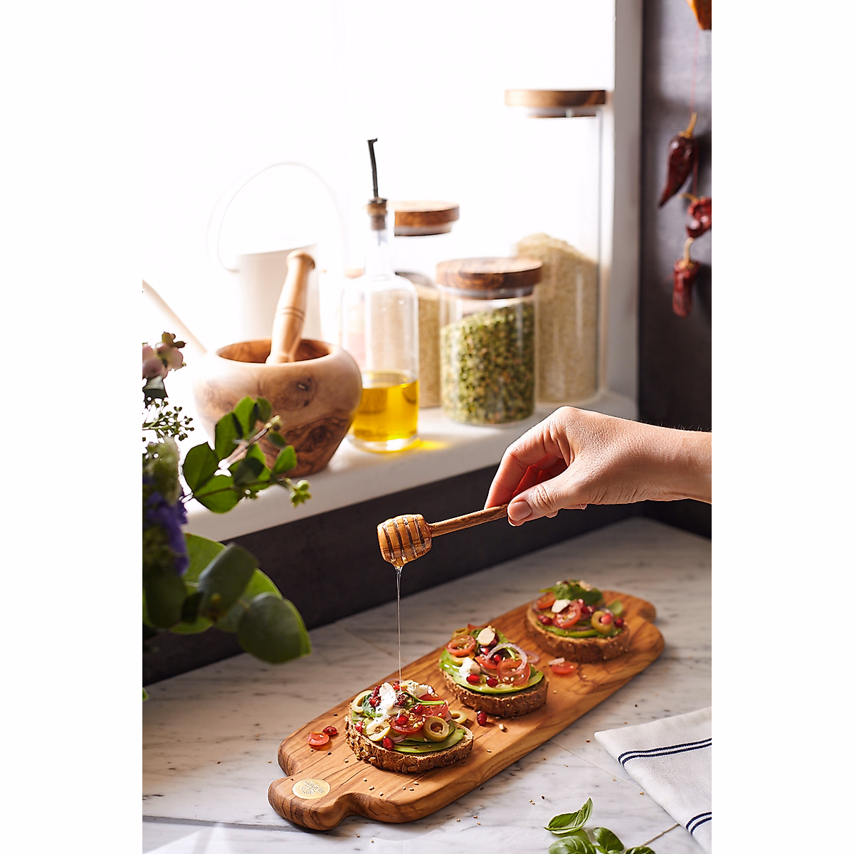 Berard Olive Wood Honey Dipper, 6 inch, Brown