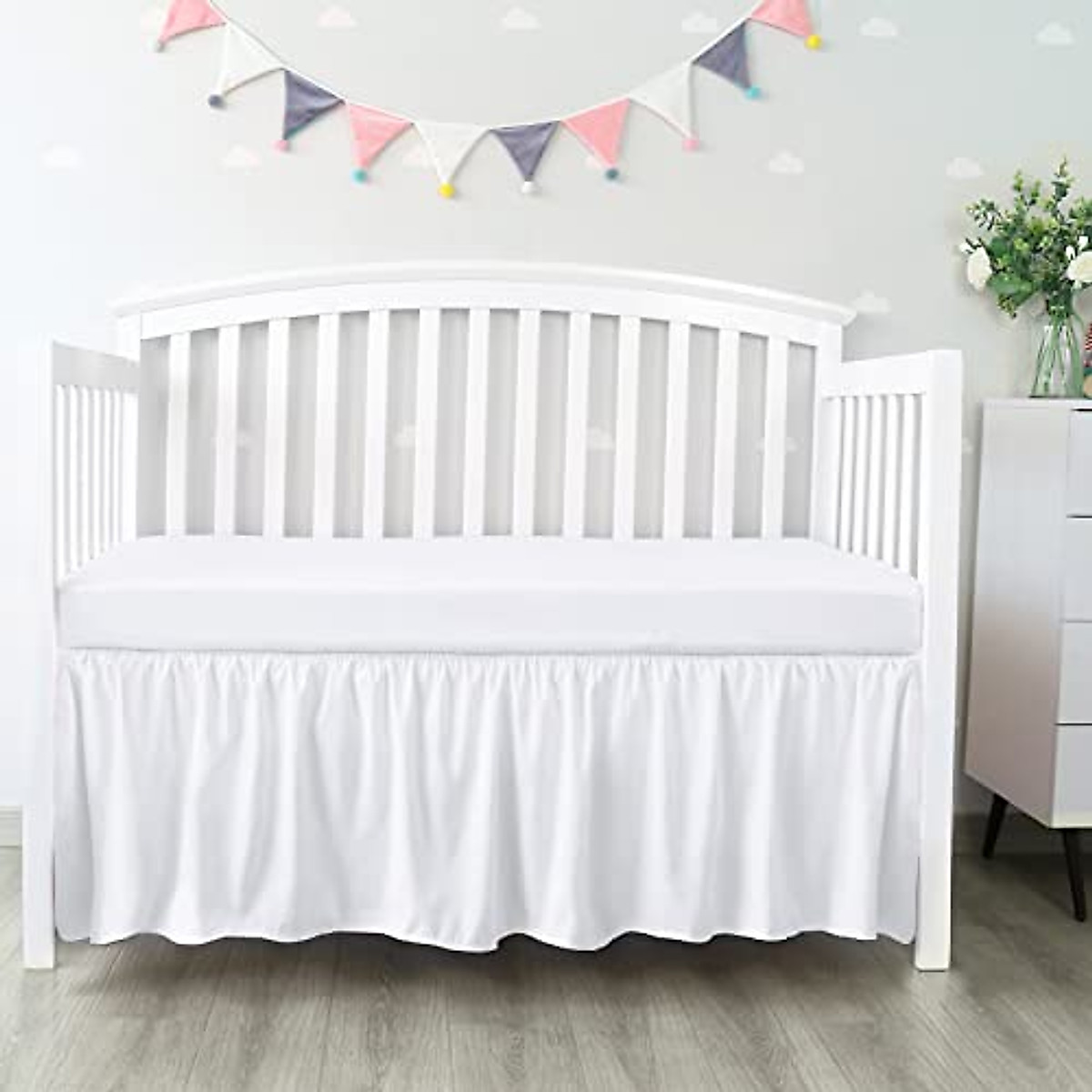 Crib Mattress Protector & Crib Bed Skirt, White