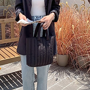 Casual Nylon Quilted Women Handbags Designer Padded Lady Hand Bags Down Cotton Small Tote Bag Warm Winter Puffy Purses (28X6X22cm,Balck)