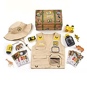 National Geographic Kids Safari Time Dress Up Trunk, 17 pieces, Kids Toys for Ages 3 Up, Amazon Exclusive