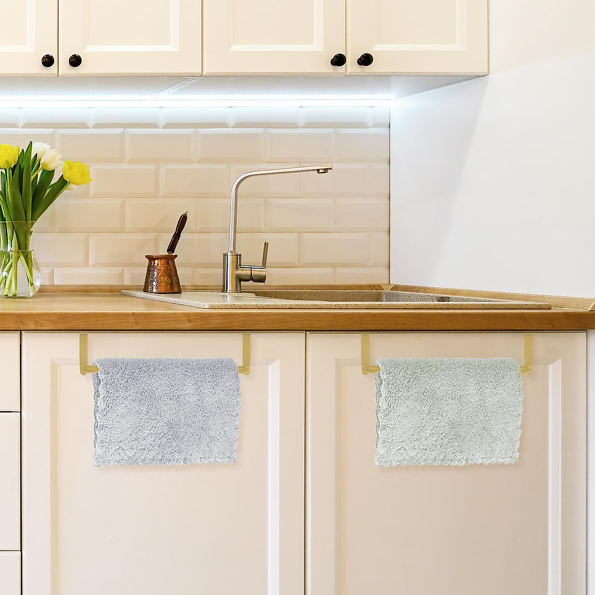 2 Pieces Metal Towel Bar Kitchen Cabinet Towel Rack Strong Steel Towel Bar Rack for Hanging on Inside or Outside of Doors, Home Kitchen Bathroom, Hand Towels, Dish Towels and Tea Towels (Gold)