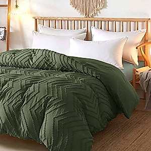 Nanko Olive Green Duvet Cover King Size, 3pc Boho Tufted Microfiber Bedding Comforter Cover Set, All Season Aesthetic Shabby Chic Soft Embroidery Textured Geometric Quilt Cover (104x90)