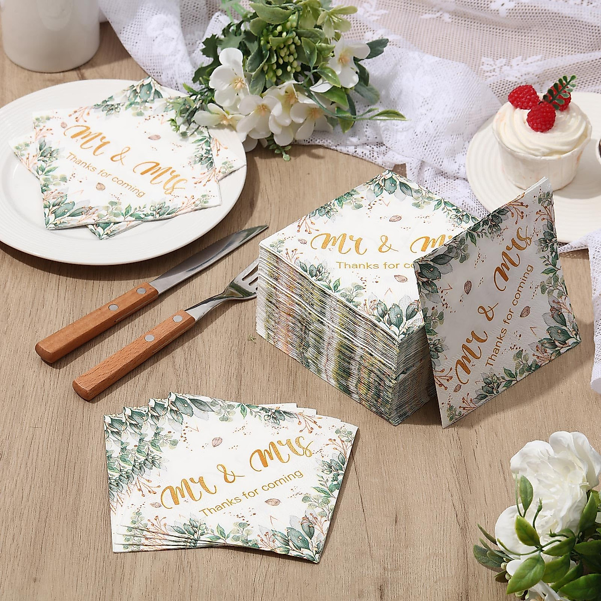 Lincia 100 Pcs Wedding Napkins for Reception Gold Cocktail Beverage Dessert Napkins Mr and Mrs Napkins for Wedding Bridal Shower Engagement Anniversary Table Party Decorations, 9.84 x 9.84 Inch 3 Ply