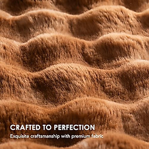 EVERGRACE Ultra Soft Luxury Fluffy Ridgeline Faux Rabbit Fur Throw Blanket, Thick Warm Bubble Throw for Bed, Cozy Plush Reversible Blankets for Couch, Chair, Sofa, Lion Caramel, 60x80 Inches, 870 GSM