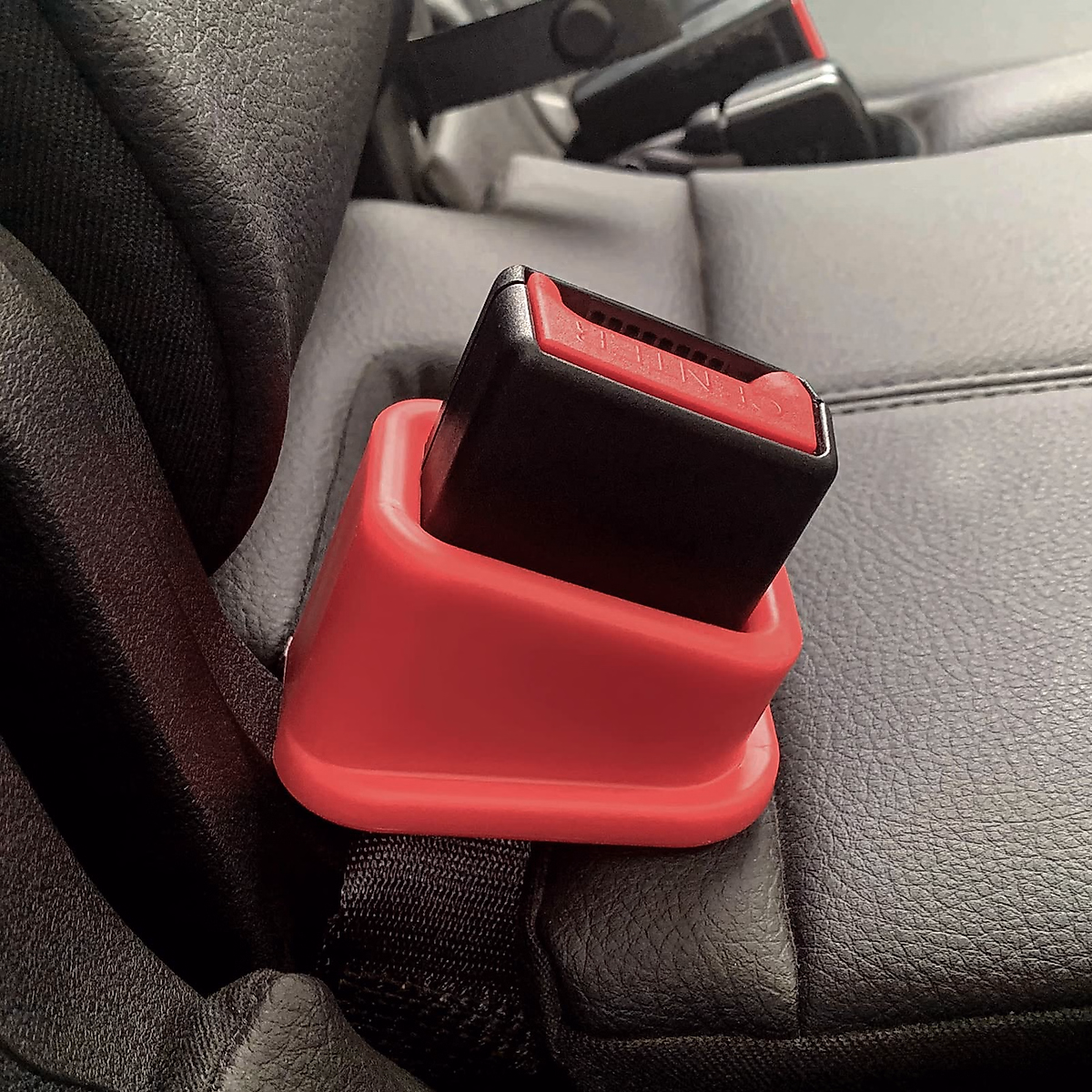 G Ganen 2-Pack Buckle Holder Compatible with Baby Seat - Keep Buckle in Upright Position and Makes Buckling Easier (Red, Regular)