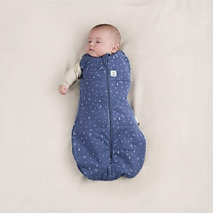 ergoPouch 2.5 tog Baby Sleep Sack 6-12 months - Baby Sleeping Sack for Warm & Cozy nights - Cocoon Swaddle Sack Baby Keeps Calm & Relaxed (Night Sky)