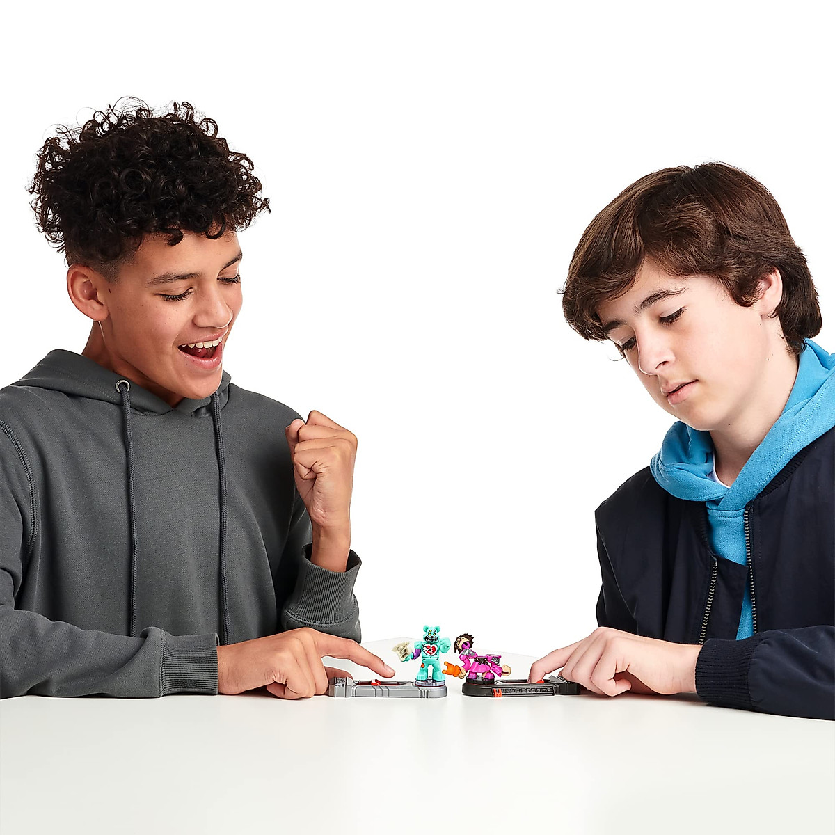 Akedo - Ultimate Arcade Warriors Versus Pack Mini Battling Action Figures - Ready, Fight, Split Strike - Epic SHREDDY VS Madame FURBALL Multicolor 14267