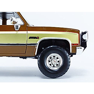 Greenlight Fall Guy Stuntman Association 1982 GMC K-2500 Sierra Grande 1/18