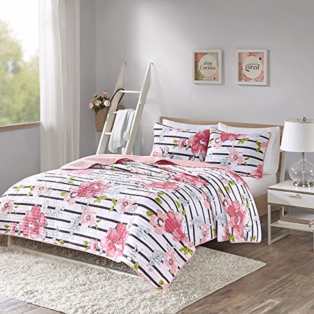 Comfort Spaces Quilt Set Novelty Design All Season Lightweight Coverlet Bedding Bedspread Kids, Teens Girls Bedroom Decor, Zoe Flower Pink, Twin/Twin XL, 2 Piece