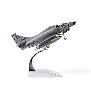 NUOTIE 1/72 A-4 Skyhawk Attack Pre-Build Diecast Metal Aircraft Model Kits U.S. Marine Corps Replica Military for Display Collection or Gift（VMA-242 1st Maw）