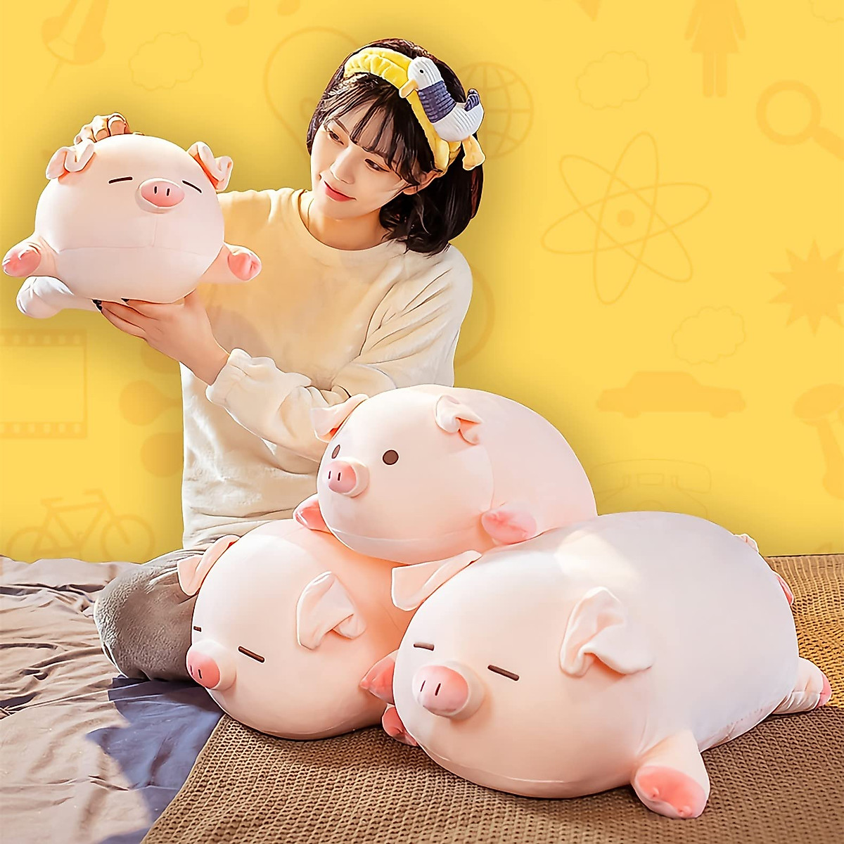 CHDGIOHA Cute Kawaii Pig Stuffed Animal Pillows, 15.7'' Pig Plush Hugging Pillow, Soft Pig Stuffed Cuddle Plush Toys, Christmas Birthday Gifts for Girls Girlfriend (Squint, 15.7in)