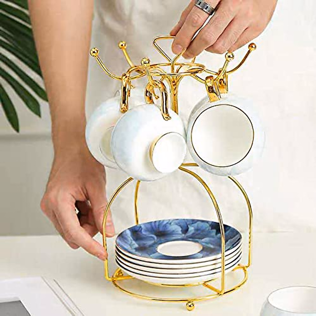 oAutoSjy Iron Coffee Cup Holder Gold Mug Holder with Hook & Handle Coffee Mug Rack Dishes Organizer Mug and Saucer Display Rack Wrought Iron Mug Drainer Storage Drying Rack for Counter Kitchen Office