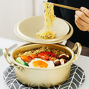 Hemoton 1 Set Ramen Pot, Korean Ramen Cooking Pot with Lid Spoon and Chopsticks (1pair), Korean Ramen Noodle Pot Korean Stockpots with Double Handle (7inch/ 18cm)