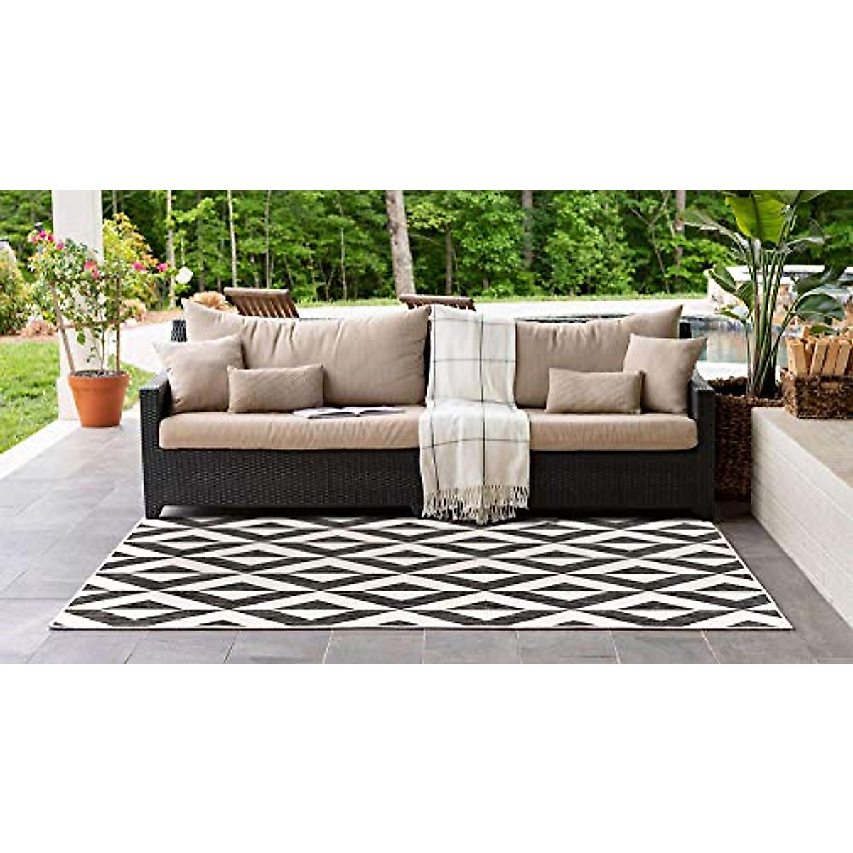 Unique Loom Jill Zarin Outdoor Collection Geometric Area Rug (7' 0 x 10' 0 Rectangular, Charcoal Gray)