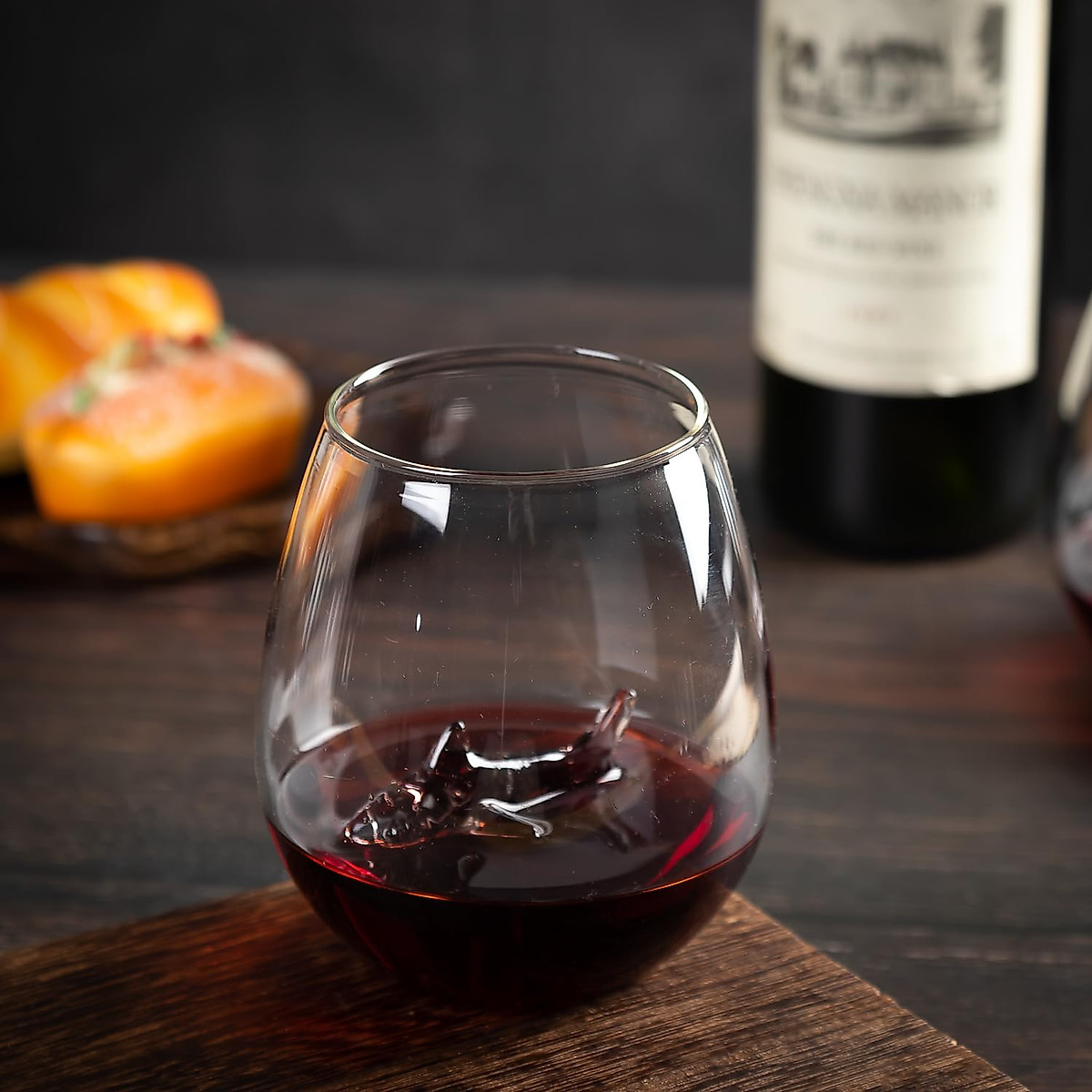 Stemless Wine Glass with Shark Inside, 16 OZ Large Capacity Unique Wine Glasses with 3D Shark Marker Wedding Birthday Gifts for Sea Ocean Lovers