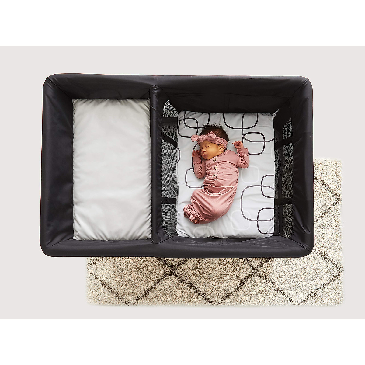 4moms breeze Bassinet Sheets, For Baby Bassinets and Furniture, Waterproof, Machine Washable, Soft, Plush Fabric, Silver/White, 1 Count (Pack of 1)