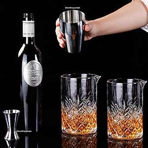 SogYupk 2 Pack Cocktail Stirring Glasses,24oz Drink Mixing Glasses,Crystal Glass Cocktail Mixing Glasses, Thick Weighted Bottom, Professional Bartender's Mixer Glass Stirring Glasses,Bar Tools.