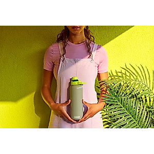 CamelBak Chute Mag Water Bottle, Insulated Stainless Steel, 32oz, Trailblazer Grey