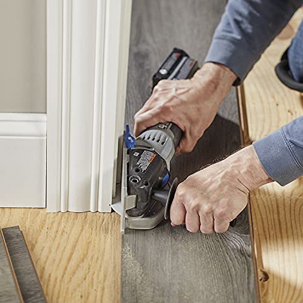 Dremel US20V-01 Compact Circular Saw Tool Kit with (1) 20V Battery, (3) Cutting Wheels & Storage Bag - 15,000 RPM - Ideal for Flush Cutting, Plunge Cutting and Surface Preparation