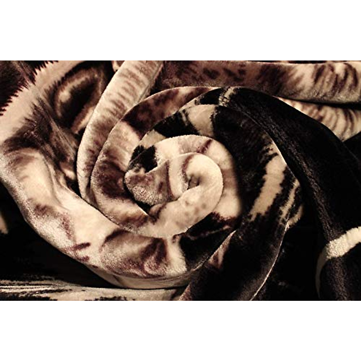 SOLARON Korean Super Thick Heavy Weight Ultra Silky Soft Mink Heavy Duty Reversible Blanket Bed comforters bedspreads Bedding Comforter King or Queen (Queen, 119 Wolf Black)