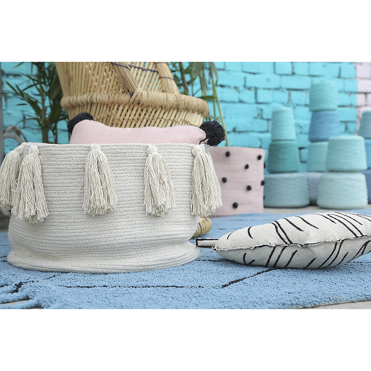 Lorena Canals - Decorative Basket for home storage, nursery, living room, play area, kids' room and much more. Handmade with 100% natural cotton and non-toxic dyes. Natural. Dimensions: 1' x Ø 1' 6''.