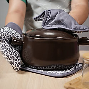 NAVITHOUS Oven Mitts and Pot Holders Sets 6pcs, Thick Cotton Oven Gloves High Heat Resistant 500℉with Extra Long Oven Mitts and Hot Pads Potholders with Non-Slip Silicone Surface for Cooking Baking