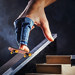 Hortsun 100 Pieces Mini Finger Toys Set Finger Skateboards Fingerboards Toy Finger Bikes Hand Skateboard Tiny Finger Bike Creative Fingertips Movement Party Favors Novelty Toys Gift