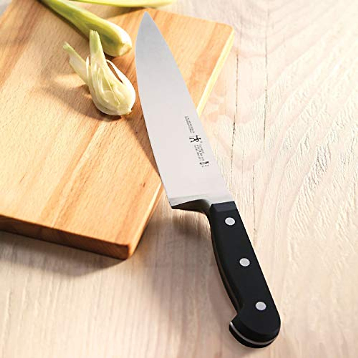 HENCKELS Classic Razor-Sharp 16-Piece Knife Block Set, Chef Knife, Bread Knife, German Engineered Informed by 100+ Years of Mastery