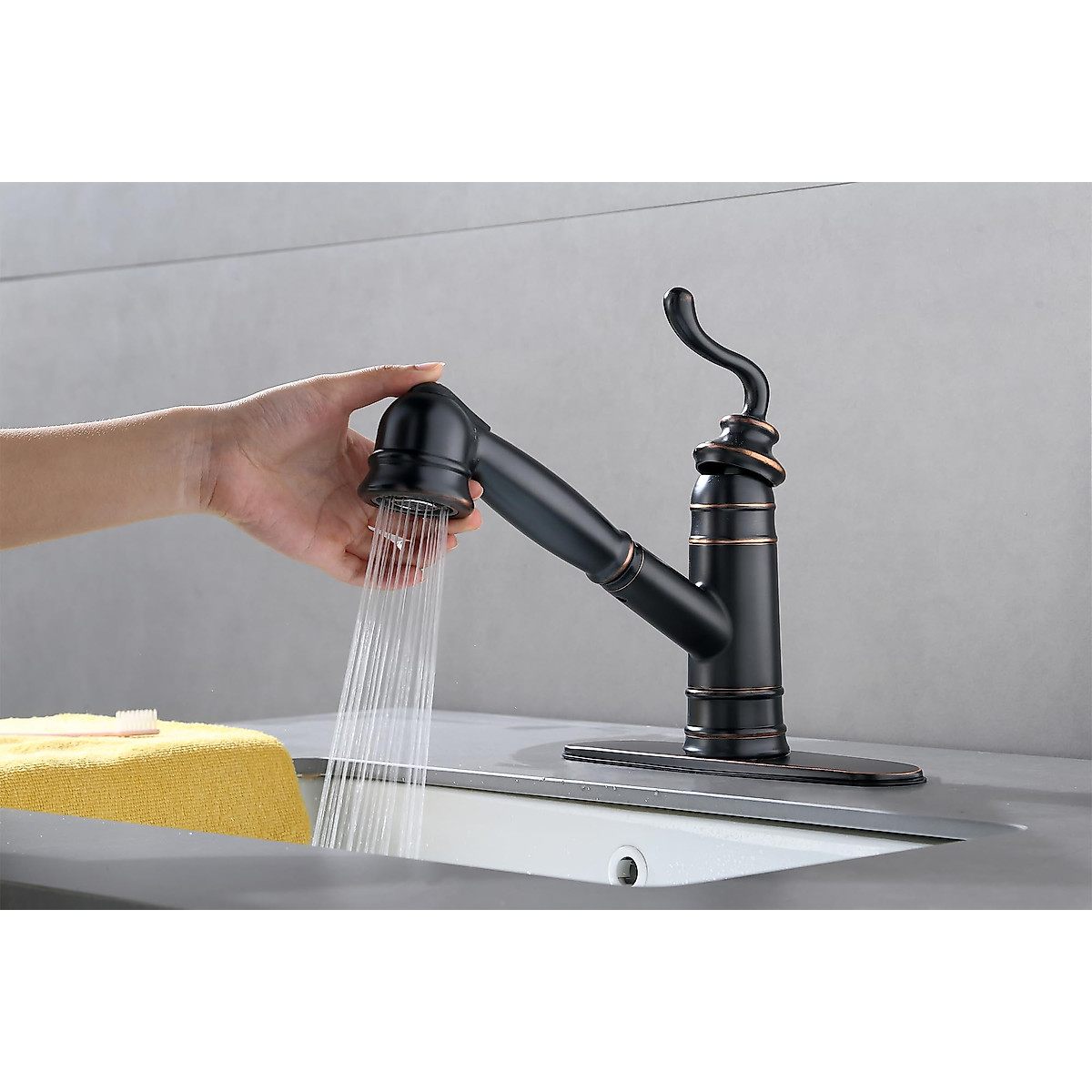 Derengge Single Handle Kitchen Sink Faucet,Oil Rubbed Bronze Pull Out Kitchen Faucet with Deck Plate,1 Hole or 3 Hole Installation,F-825-KG ORB