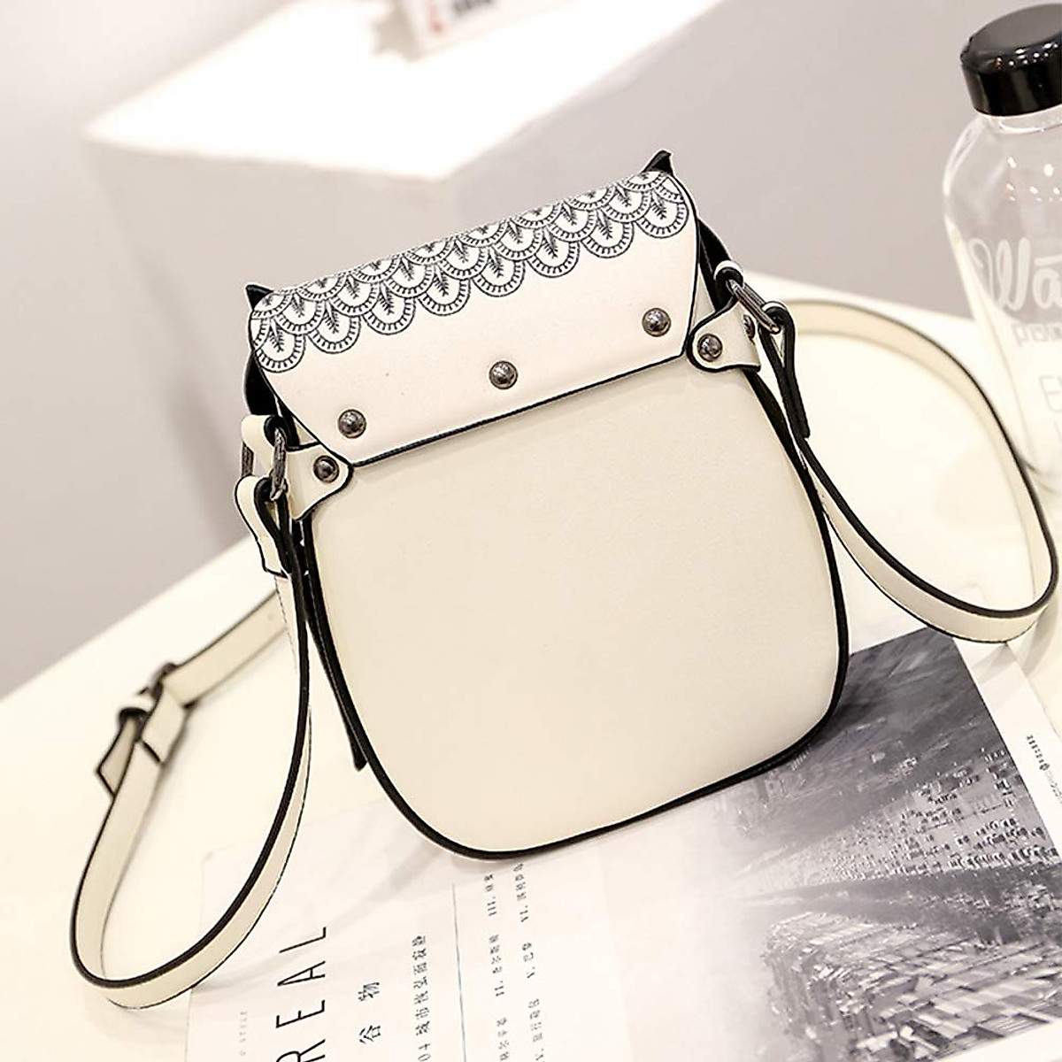 Cross-body handbags Girl's Classic Cartoon owl shoulder PU Leather Mini Casual Bag (white)