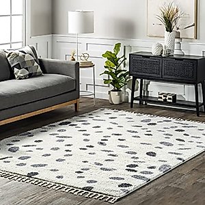 nuLOOM Rudy Transitional Polka Dot Tasseled Area Rug, 6' 7" x 9', Beige