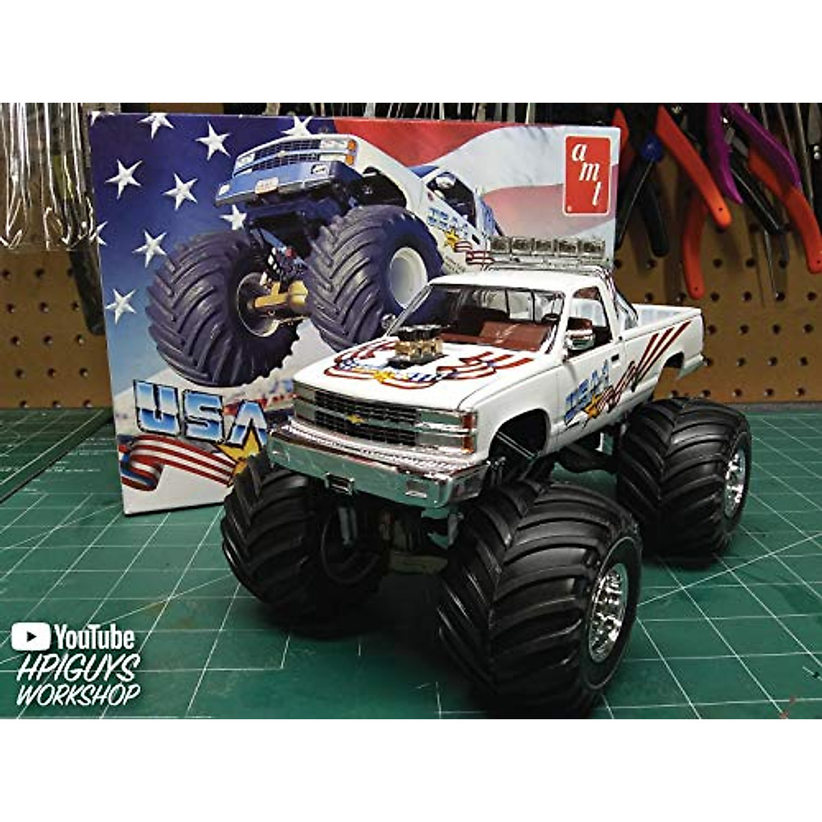 AMT USA-1 Chevy Silverado Monster Truck 1:25 Scale Model Kit
