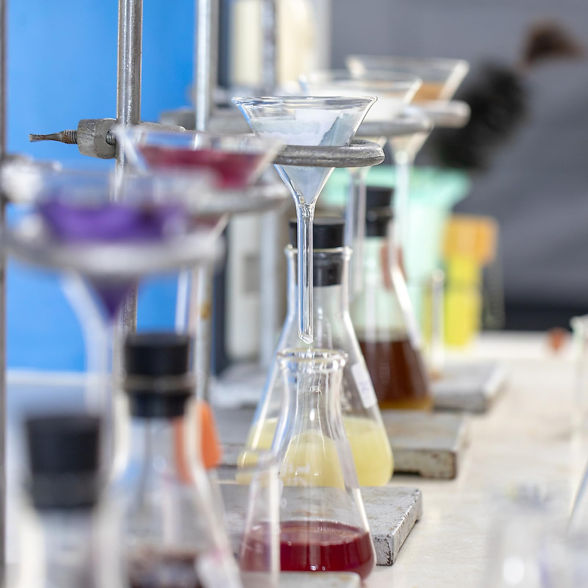 PATIKIL 50mm Glass Funnel, 2 Pack Short Stem Scientific Borosilicate Glass Heavy Wall Funnel for Filling Water Bottle Home Lab Kitchen Use