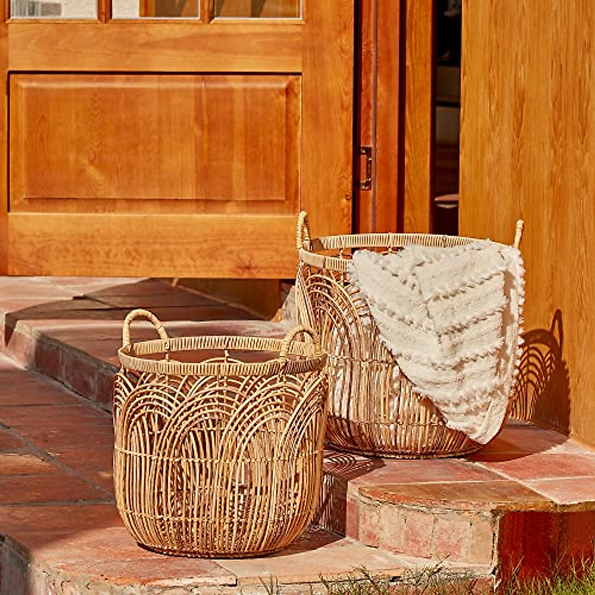 LA JOLIE MUSE Hand Woven Laundry Basket Set of 2, Boho Wicker Baskets Hamper with Handle, Chic Decorative Blanket Basket Holder for Living Room Bedroom Bathroom Home Office Storage