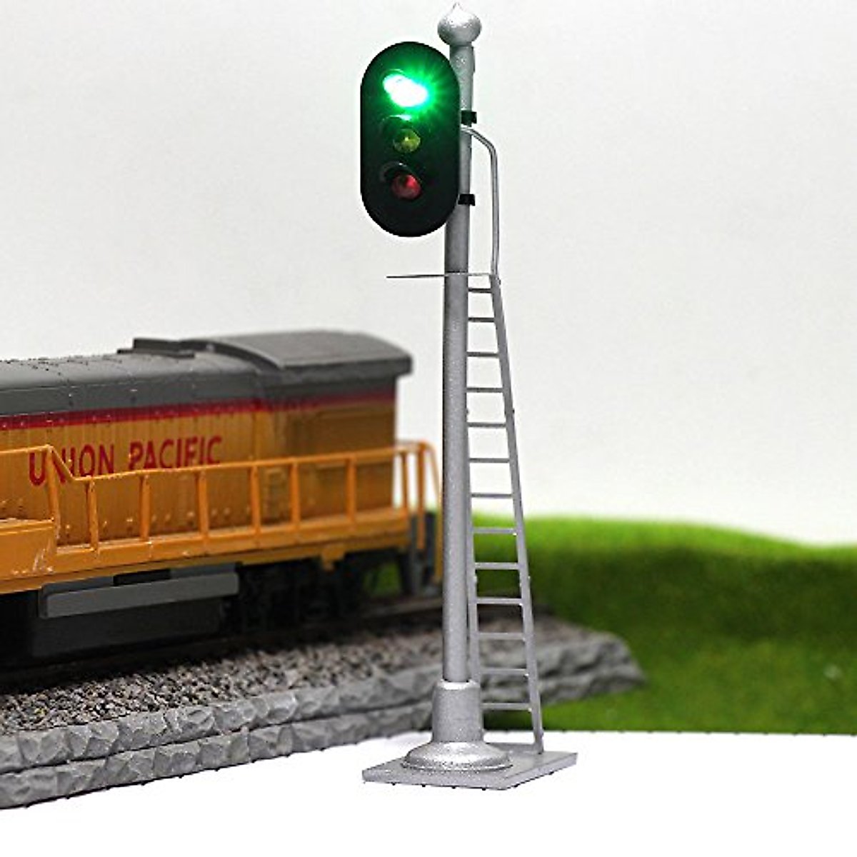 JTD873GYR 3PCS Model Railroad Train Signals 3-Lights Block Signal HO Scale 12V Green-Yellow-Red Traffic Lights for Train Layout New