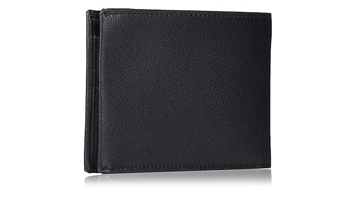 TUMI Men's RFID Wallet | Nassau Global Leather Passcase